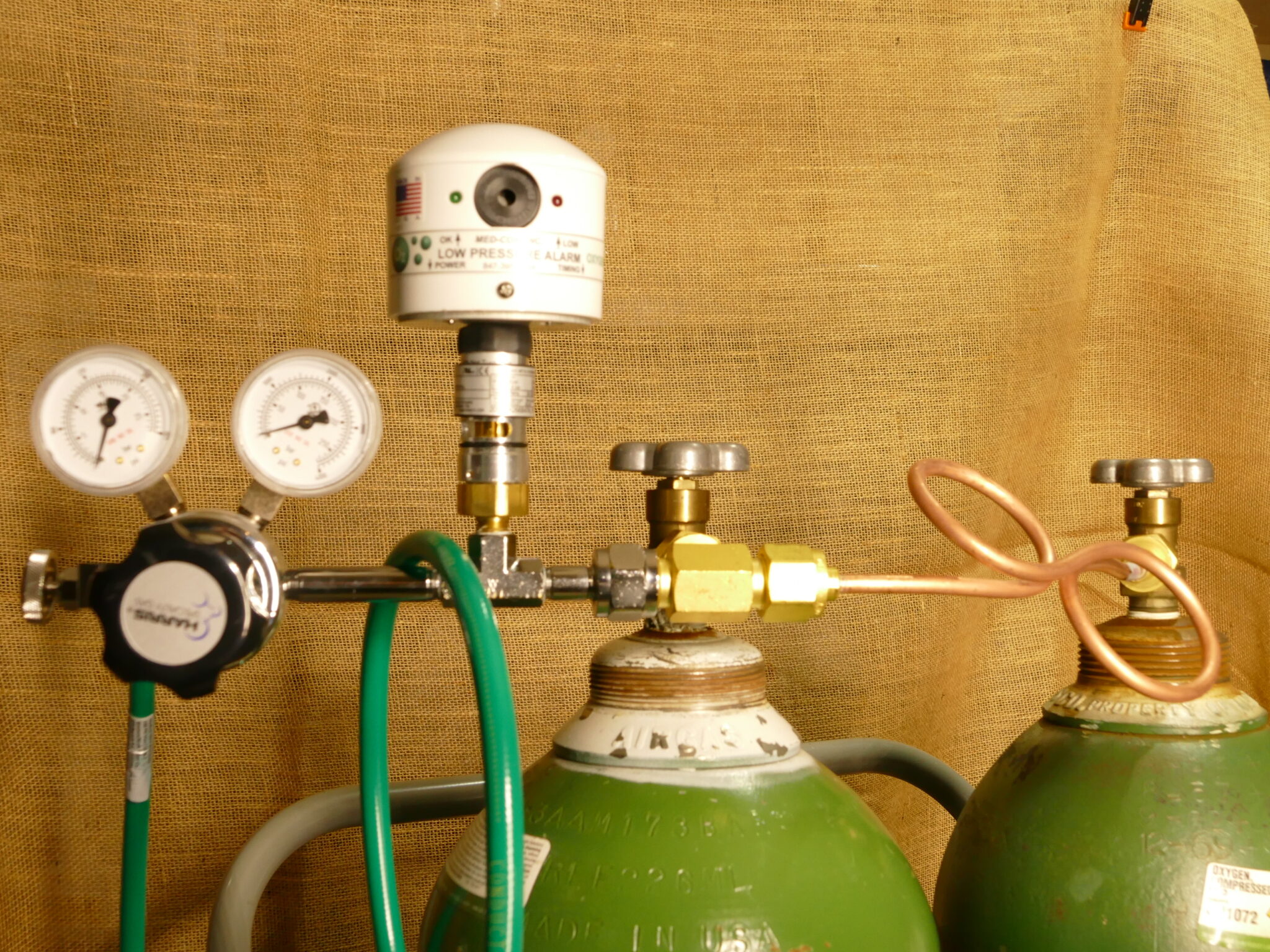 Portable Oxygen Manifold Supply System Suitable for Hospital Back-Feed ...